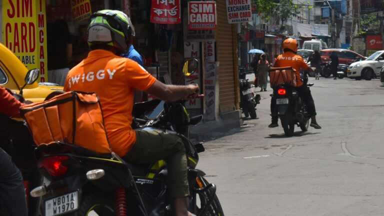 India Moves to Restrict 10-Minute Grocery Delivery Amid Safety Fears